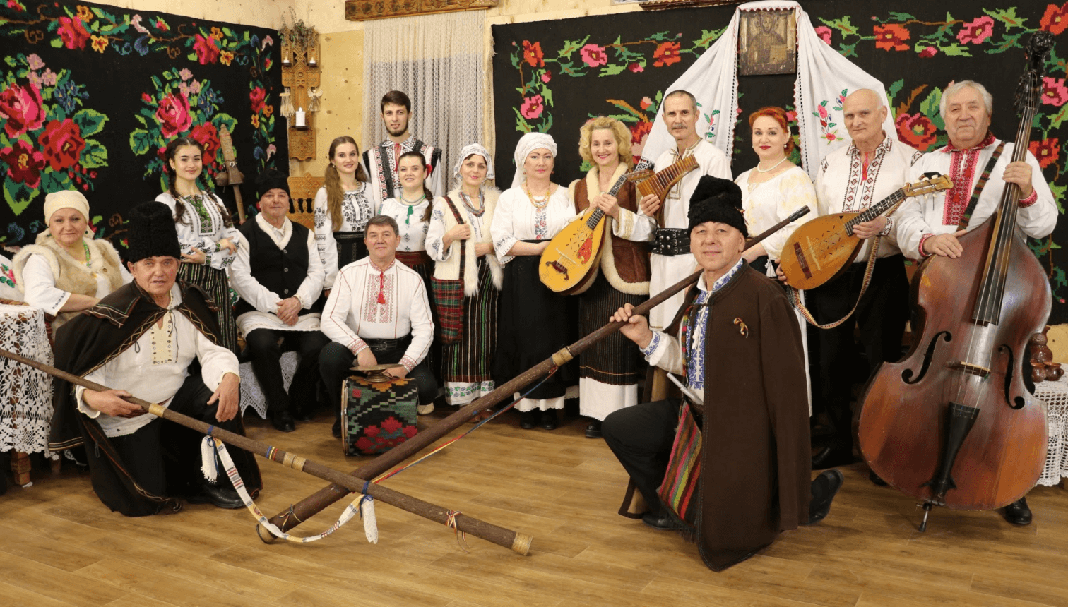 ACASĂ - Satul Moldovenesc Buciumul